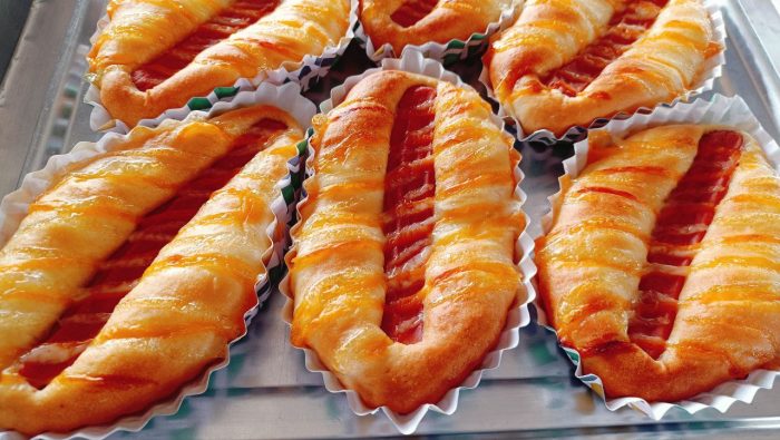 Roti Sosej Premium – Street Bakes